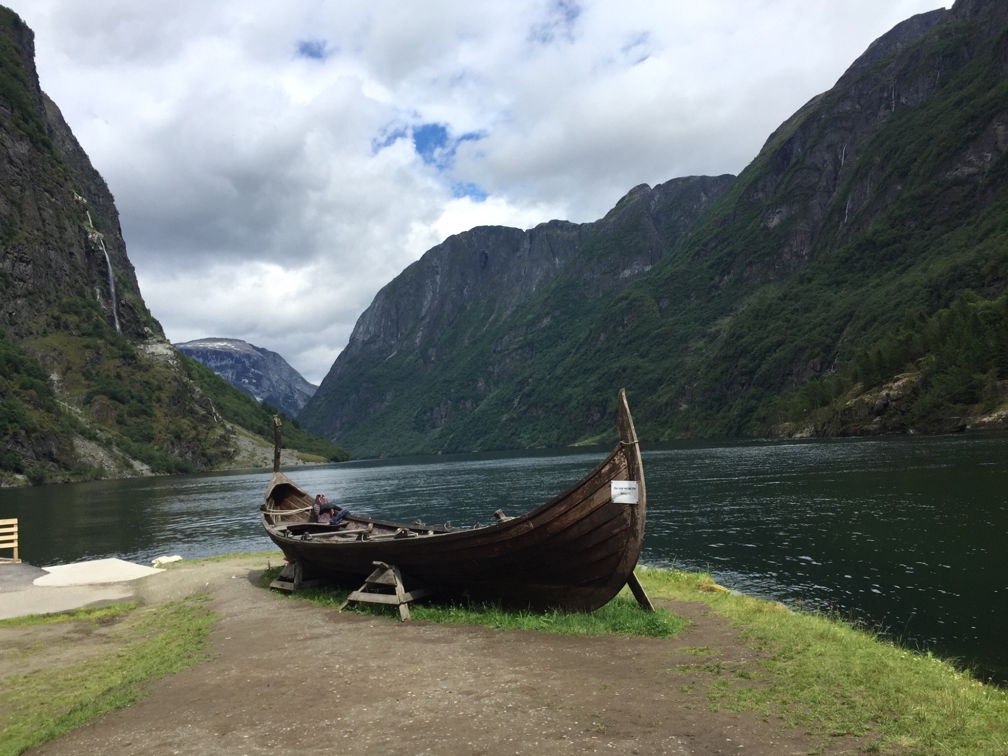 Explore Bergen and join our Land of the Fjords luxury tour with Nordic ...